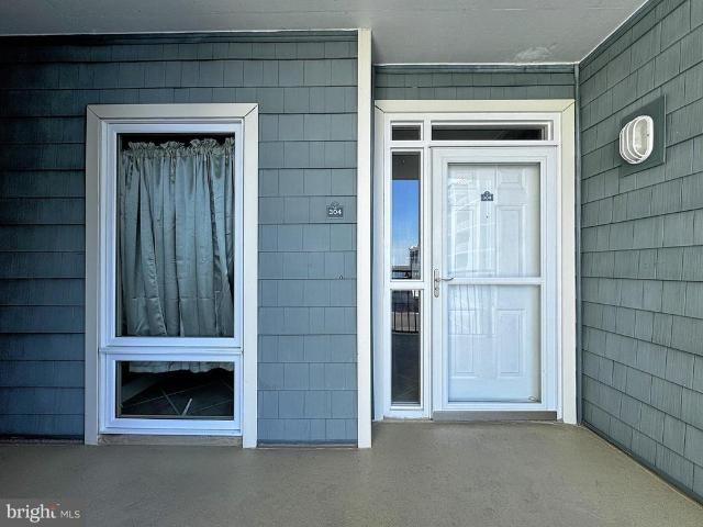 1 Dock Street # 304