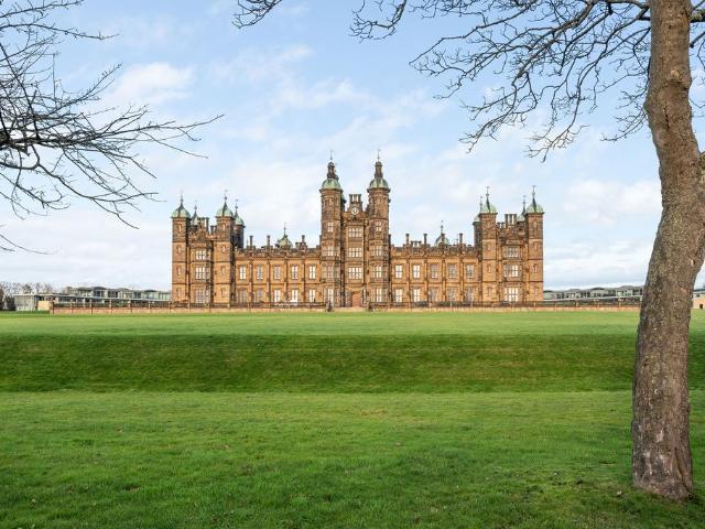 1 Donaldson Drive, Edinburgh EH12 3 bed apartment to rent £4,250 pcm £981 pw