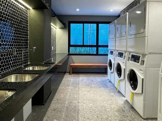1 dormitório decorado e equipado