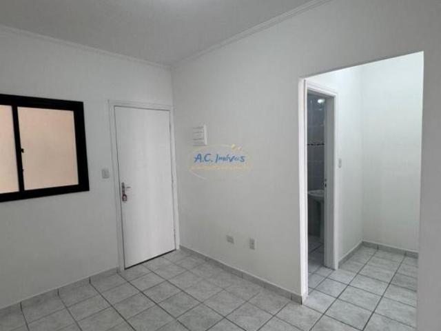 1 Dormitório com Sacada a 50 metros da Praia! IST112