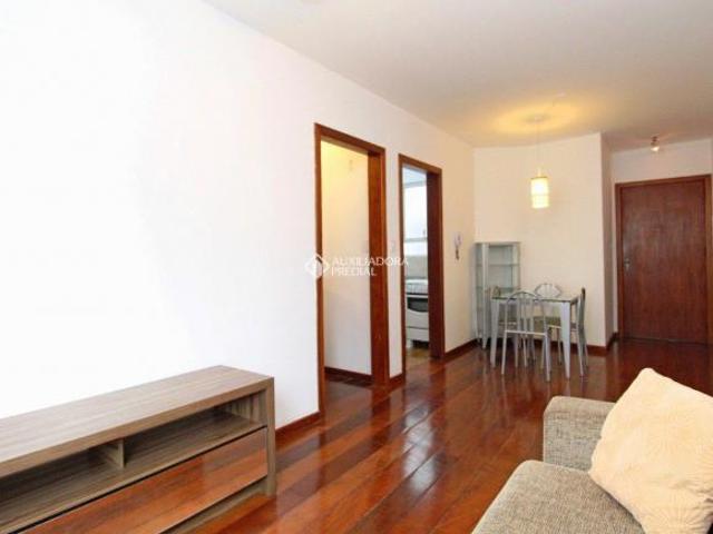 1 DORMITORIO MOBILIADO COM GARAGEM NO PETROPÓLIS