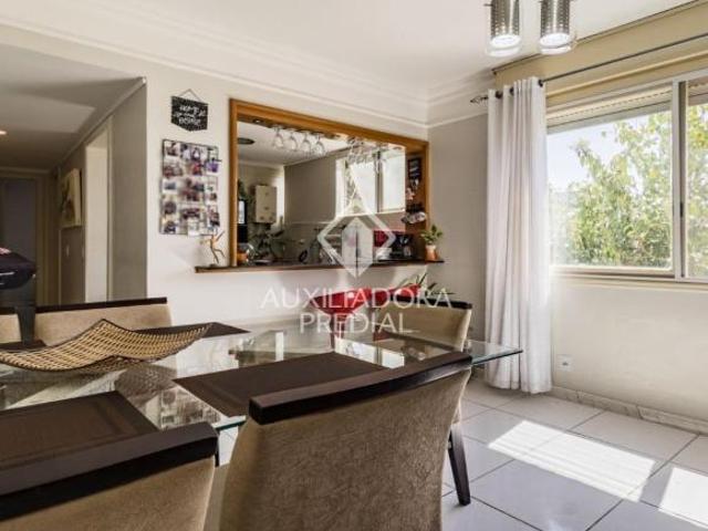 1 dormitório, sala cozinha e banheiro. No coração do Centro histórico