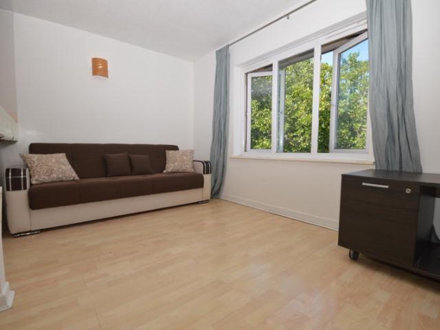 1 Double Bedroom Apartment Bow