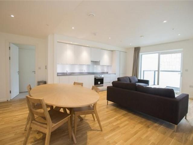 1 Double room ensuite room with shower and bath Pads for Students