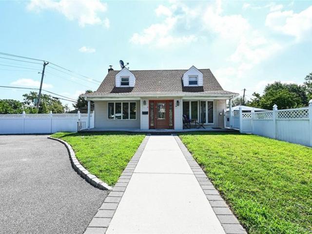 1 Douglas Dr, East Meadow, NY 11554