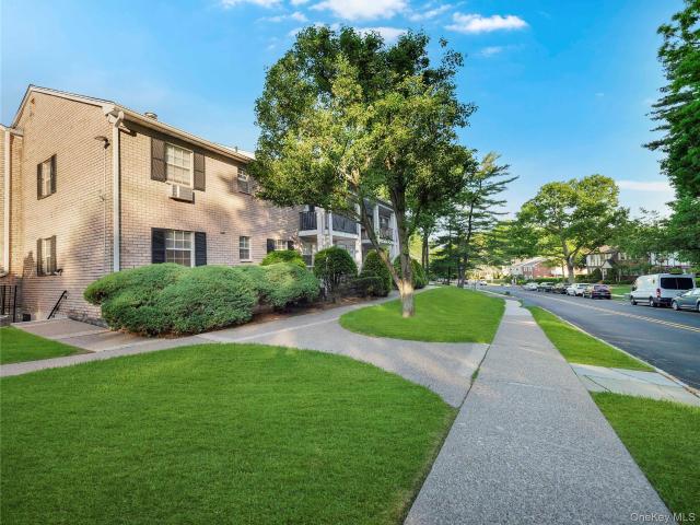 1 Doxbury Lane