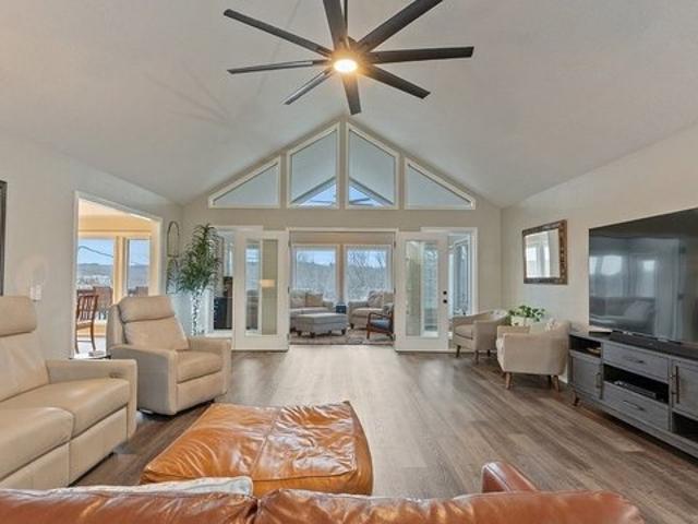 1 Evelynia Cir, Bella Vista, AR 72715