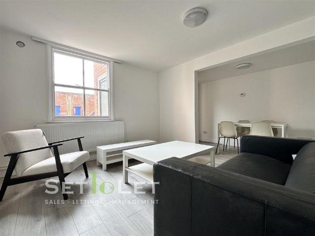 1 Evington Road, Leicester, Leicestershire, LE2 1QG