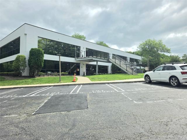 1 Executive Boulevard 105A