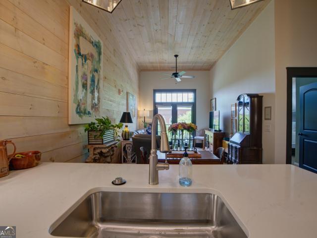 1 E 3rd Avenue 304