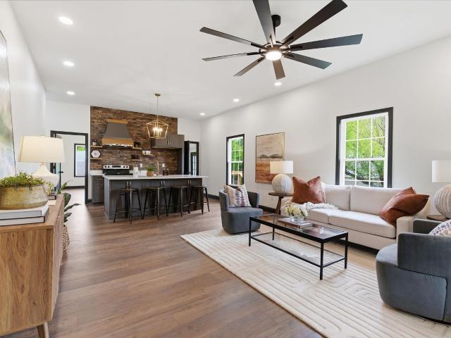 1 E 5th St, Greenville, SC 29611 | MLS #1591