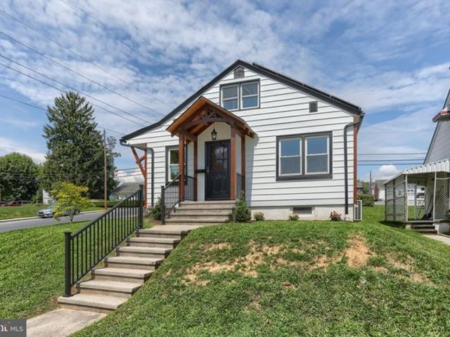 1 E Chestnut St, Cleona, PA 17042