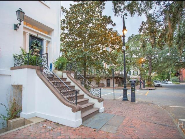 1 E Gordon Street # 1