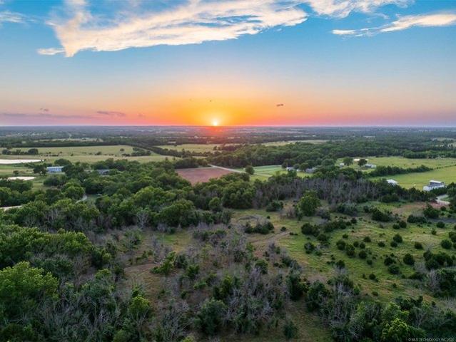 1 E Lone Chimney Rd, Glencoe, OK 74032