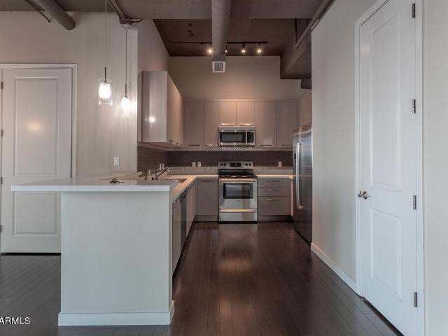 1 E Lexington Avenue # Unit 702
