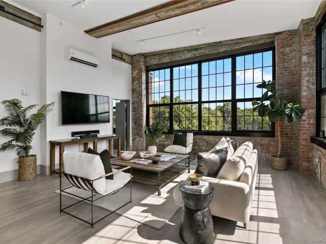 1 E Main Street 404