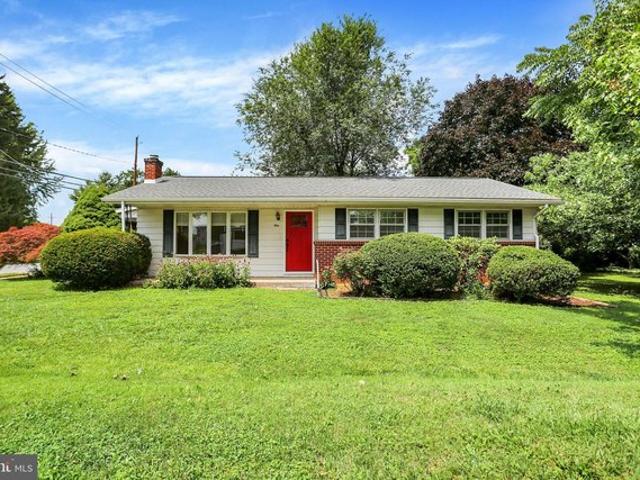 1 E Woodland Dr, Mechanicsburg, PA 17055