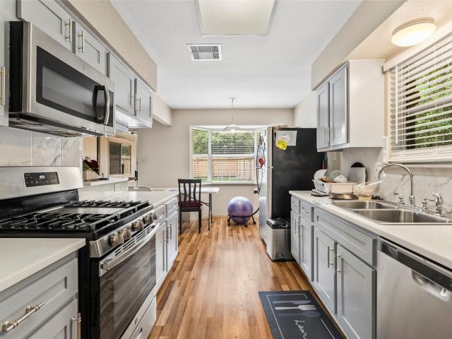 1 E Woodtimber Court