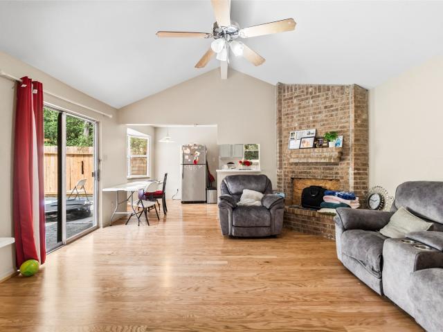 1 E Woodtimber Ct, Spring, TX 77381 | MLS #10130