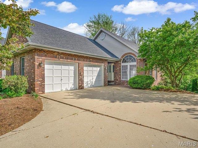 1 Eagle Ct, Edwardsville, IL 62025