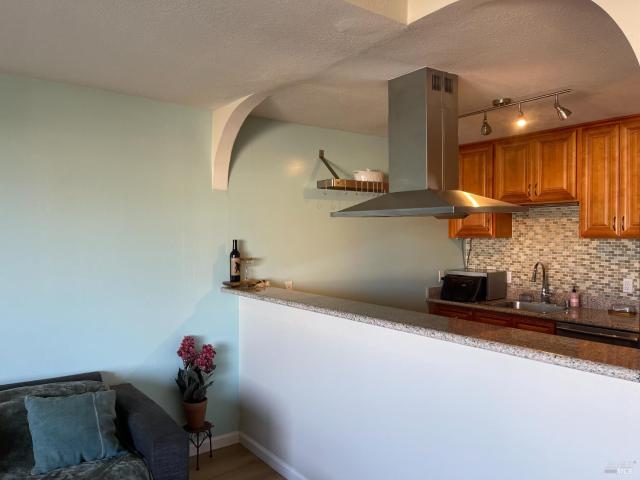 1 Embarcadero W, Unit 355, Oakland, CA 94607 | MLS #326034 | Compass