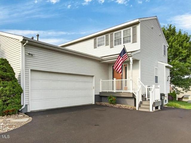 1 Erie Ct, Waterford, NY 12188