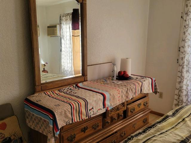 1 furnished bedroom available in 4 bedroom house