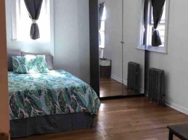 1 furnished large room available in Bushwick!