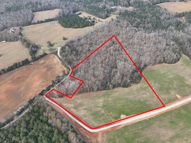 1 Far A Way Rd, Elberton, GA 30635