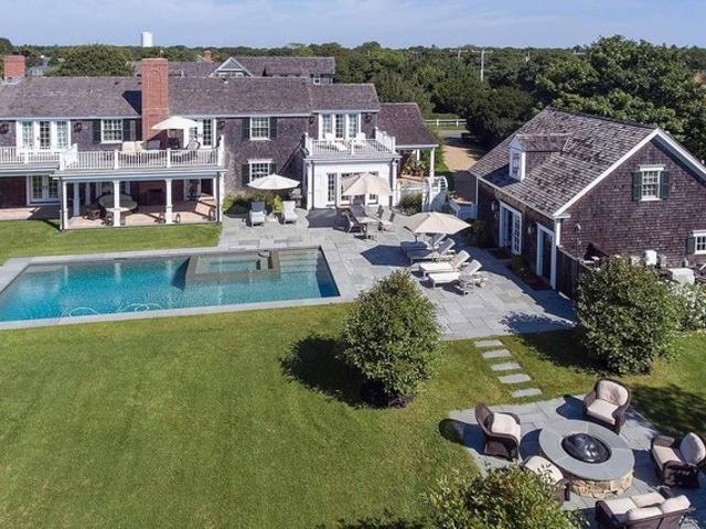 1 Field Club Dr, Edgartown, MA 02539