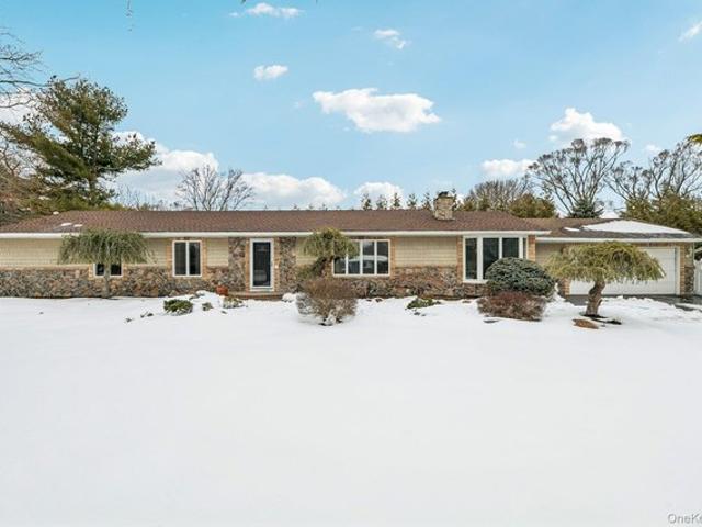 1 Fifty Acre Ct, Saint James, NY 11780