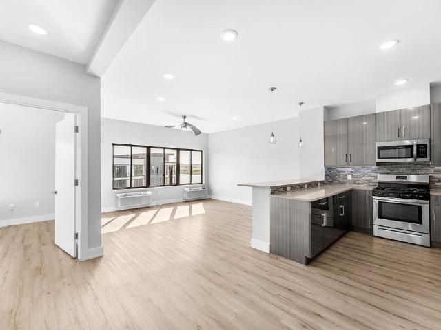 1 Flagship St # 318
