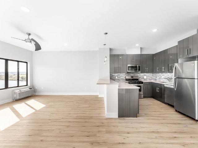 1 Flagship St # 406
