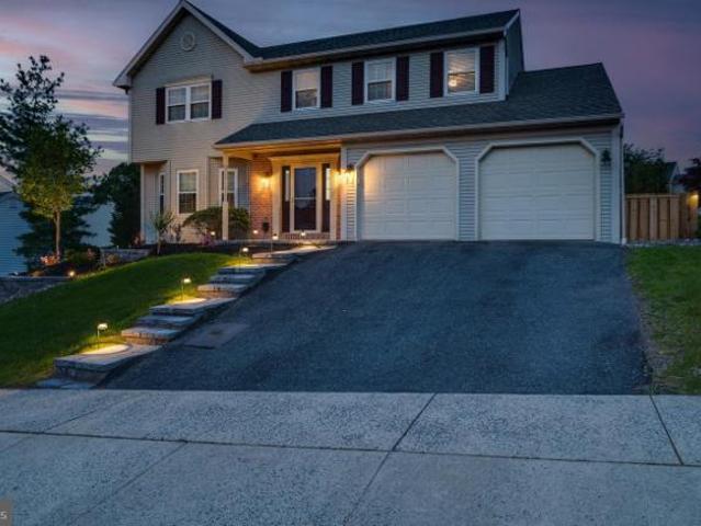 1 Flint Ridge Dr, Reading, PA 19607
