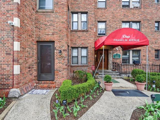 1 Franklin Avenue 1D