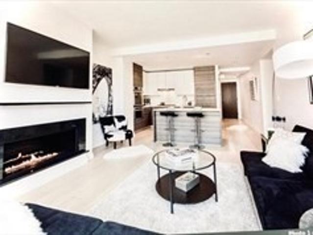 1 Franklin St, Unit 1205, Boston, MA 02110 | MLS #73489 | Compass