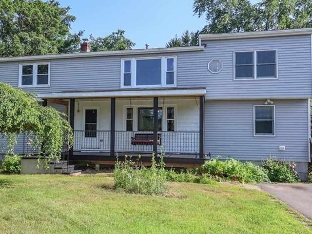 1 Gumpas Hill Rd, Pelham, NH 03076