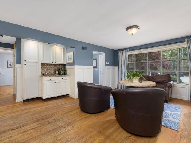 1 Gladridge Drive