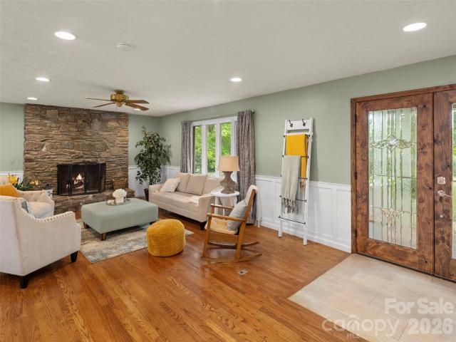 1 Glen Meadows Place
