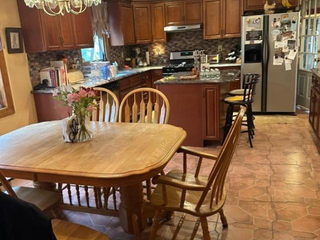 1 Glenbrook Ct