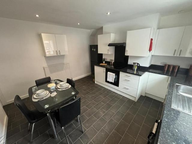 1 Granby Place LS6, 4 bed property to rent, £2,434 pcm | PrimeLocation