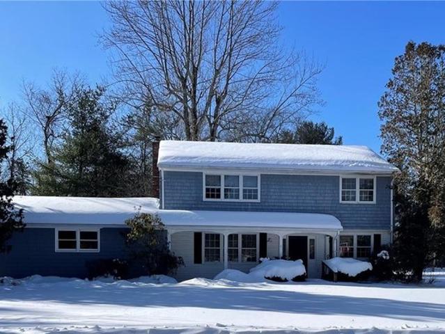 1 Grancera Dr, Hopkinton, RI 02832