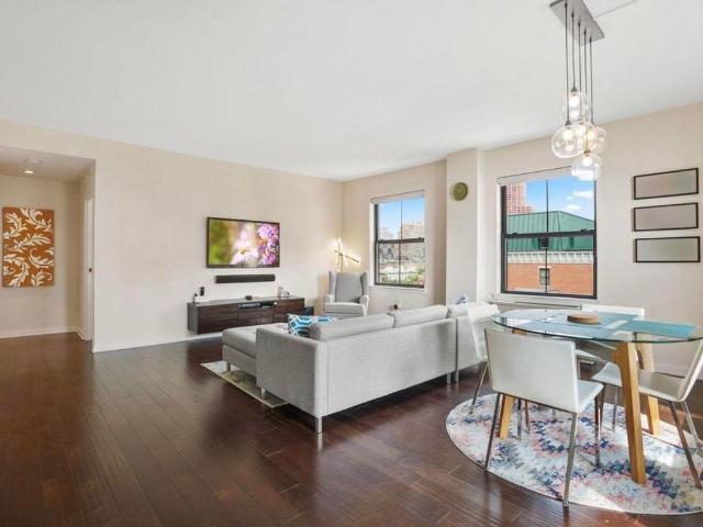 1 Greene St # 609