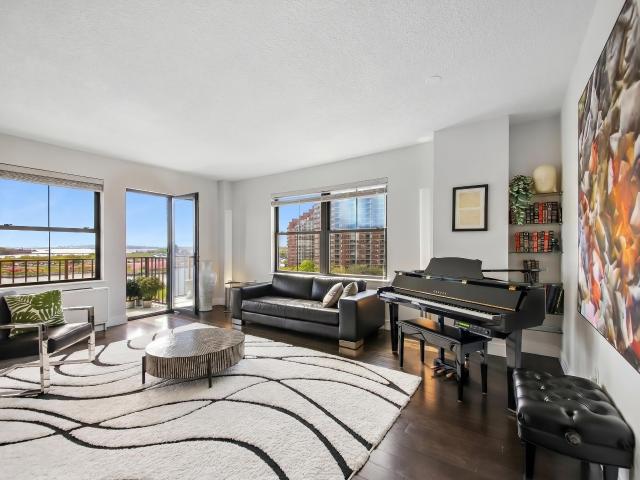 1 Greene St # 6 01