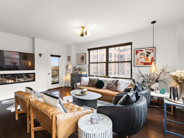 1 Greene St # 212