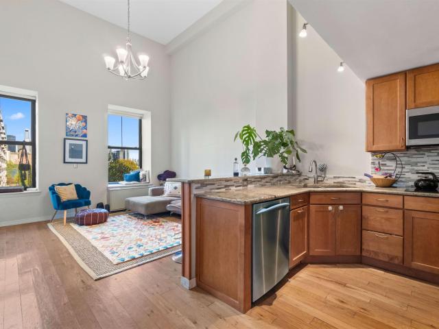 1 Greene St # 306X