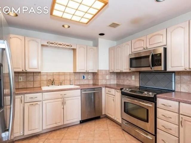 1 Greene St 307, Jersey City, NJ