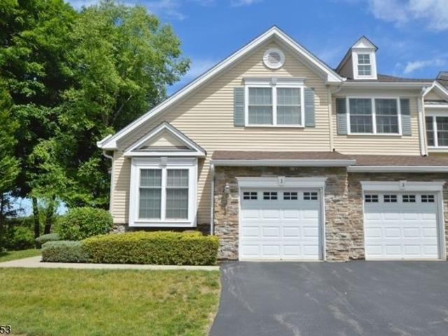 1 Greenwich Ct, Mount Olive Township, NJ 07828
