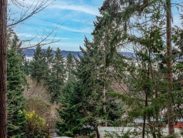 1 Huckleberry Ln, Port Ludlow, WA 98365