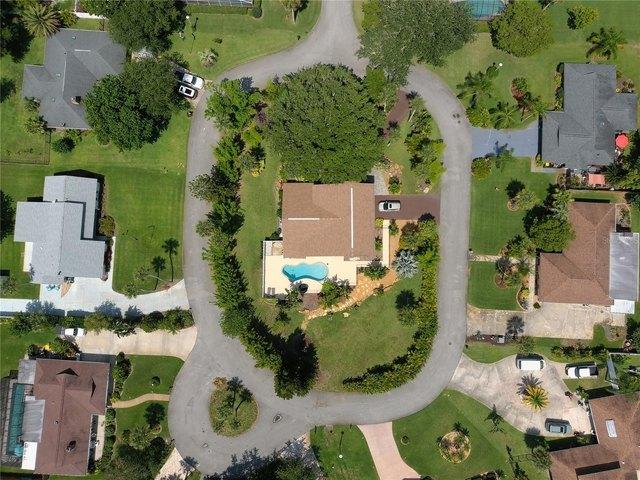 1 Harris Cir, Edgewater, FL 32141
